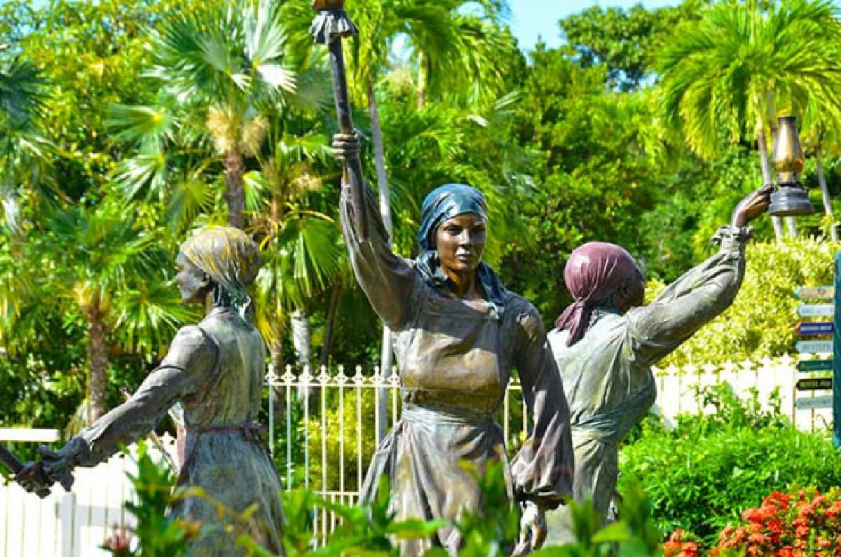 Plaskett Announces Contest for Students Ahead of Virgin Islands History ...